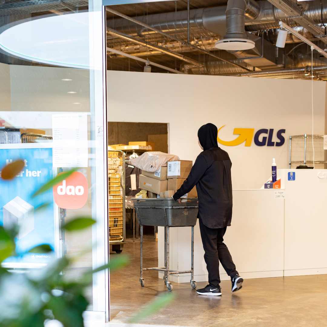 Pakkeservice | Afhent alle dine pakker ét sted | Amager Centret